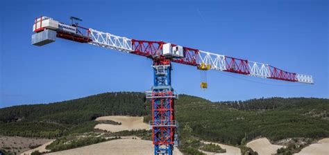 Comansa Presents Its New Large Capacity Flat Top Crane Dźwignice En