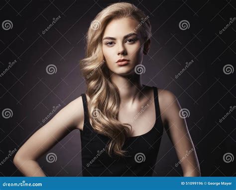 Bella Bionda Fotografia Stock Immagine Di Femmina Estensione