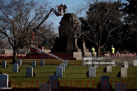 بنای یادبود کشته شده‌های آمریکایی برداشته شد تصاویر