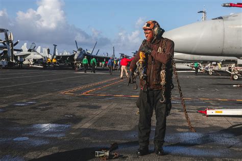 Dvids Images Sailor Collects Aircraft Chains [image 8 Of 13]