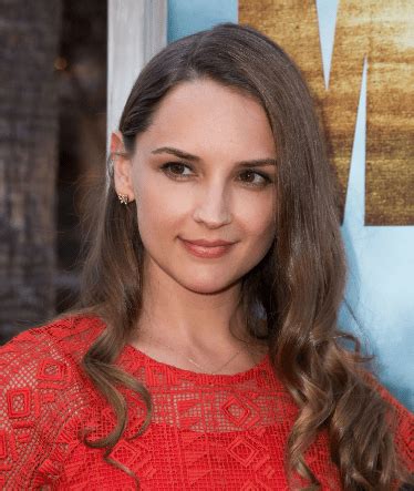 Leaders Bio All We Know About Rachael Leigh Cook Biography Career