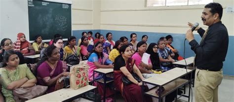 Manoj Moses On Linkedin Facilitating A Session For Teachers Stories Cross The Barriers Of Time…