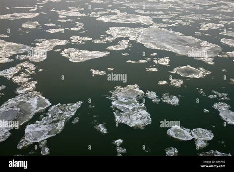 Icy environment hi-res stock photography and images - Alamy