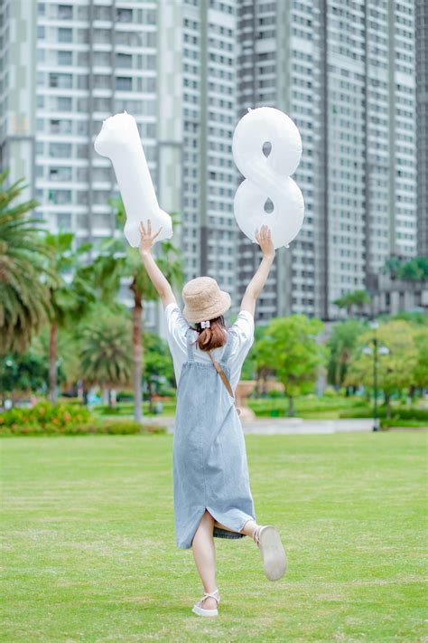18 Years Old Girl Photos Download The Best Free 18 Years Old Girl