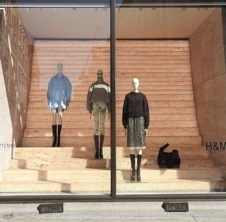 Empowering In Store Teams As Bricks And Mortar Fashions Comeback Is