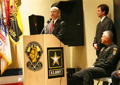 Us Army Golden Knights Parachute Team Kicks Off 50th Anniversary