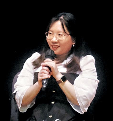 港大女科学家：深海 墨雾云团”震撼