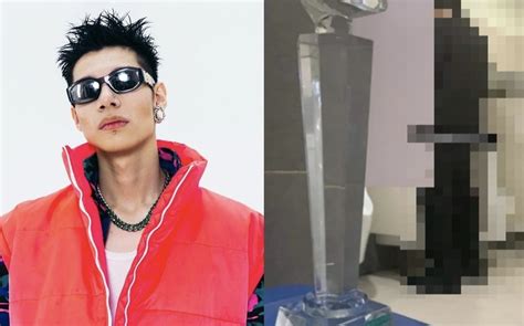 Mck Và Loạt Hình ảnh Nhạy Cảm Gây Tranh Cãi Trong Quá Khứ