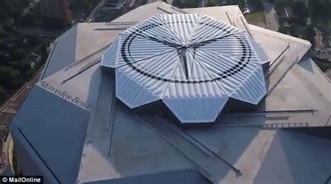 Atlanta Falcons Unveil Cutting Edge Eight Piece Retractable Roof On