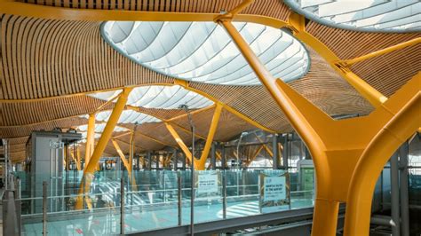 Aeroporto Di Madrid Barajas Come Raggiungere Il Centro