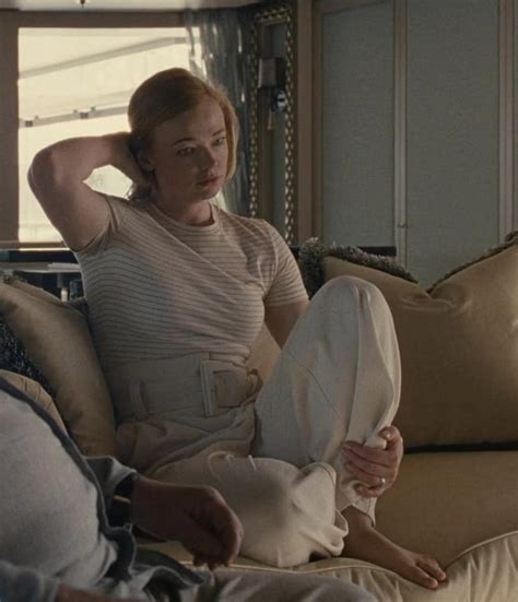 Sarah Snook R Celeb Barefoot