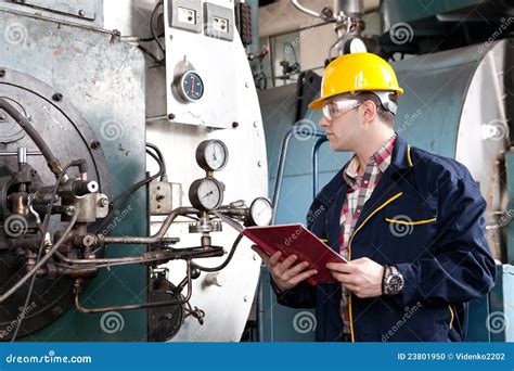 Assistente Tecnico Sul Lavoro Fotografia Stock Immagine Di Ingegnere Cappello 23801950