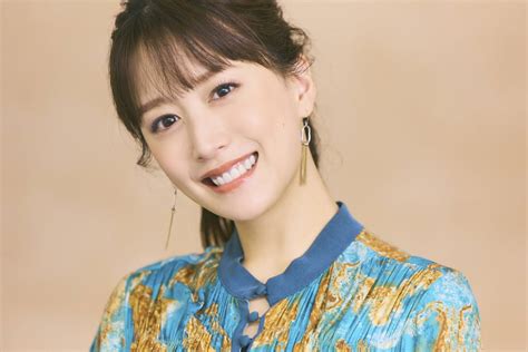 女優【花乃まりあ】サン、元タカラジェンヌ！お尻ぷりぷりパン線食い込み 今日のパトロール日誌