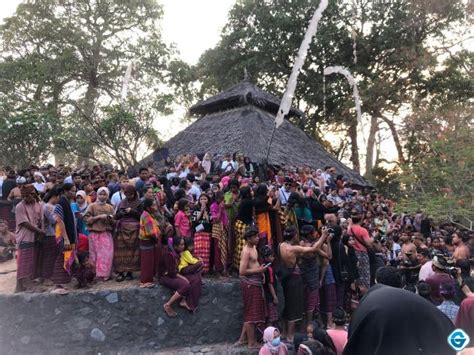 Akun Fb Andre Setiawan Diduga Hina Maulid Adat Bayan Di Polisikan