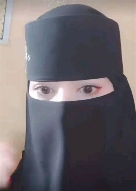 محبين مايا خليفة