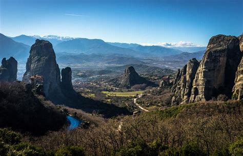Lost In Time Hiking The Monasteries Of Meteora Nomadasaurus