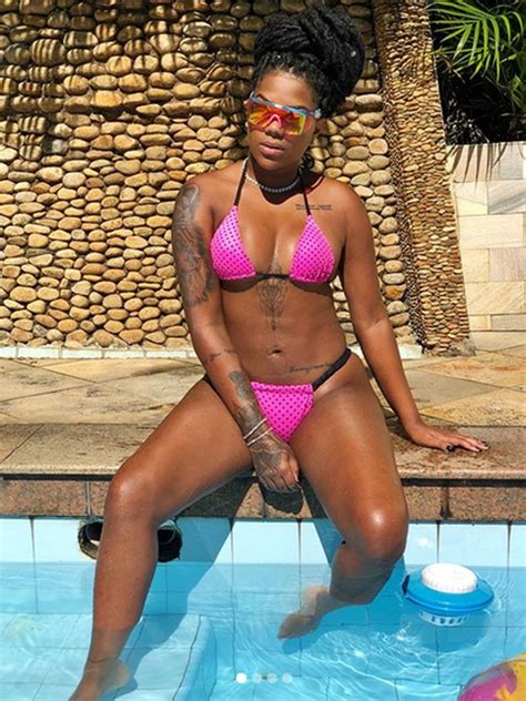 Ludmilla Curte Piscina Em Casa E Fã Questiona Cadê A Parte De Baixo