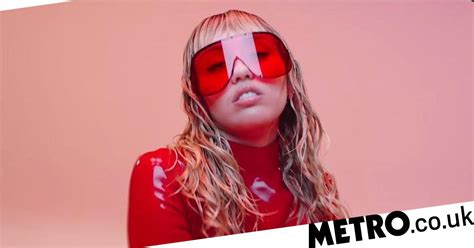 Miley Cyrus Makes Feminist Statement In Mothers Daughter Music Video