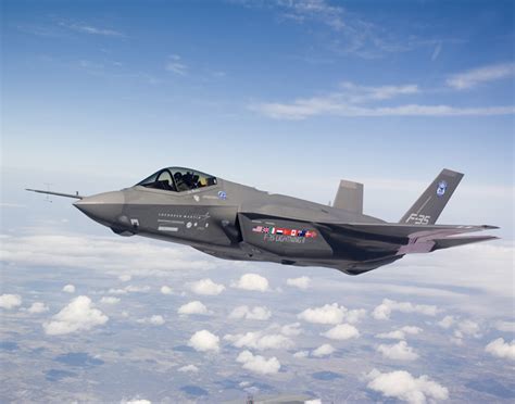 Us Air Force And Us Navy F 35 Jsf Fighter Aircraft Pictures History And