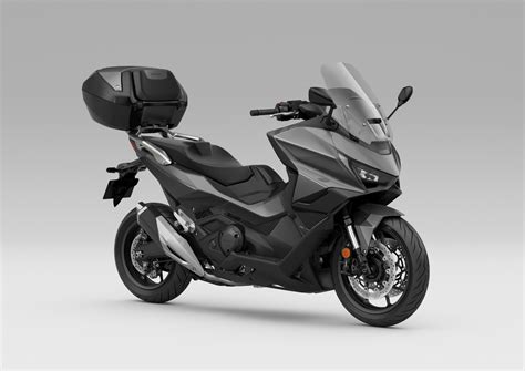 Honda Forza 750 2025