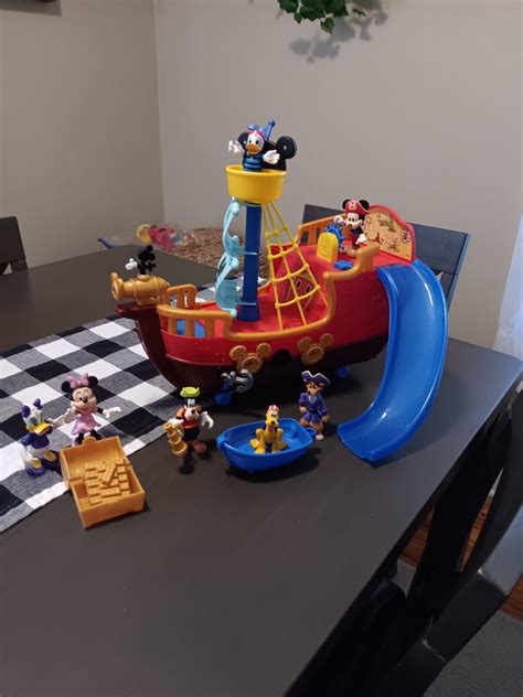Mickey Mouse Pirate Shipmickey Mouse Farm Housemickey Mouse Camper
