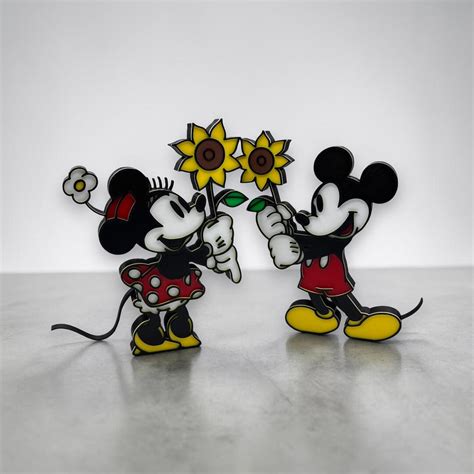 Mickey Or Minnie Mouse Sunflower Surprise Standing Decorations 3d