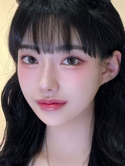 Korean Pink Makeup Look Shimmery Eyes Pink Blush And Lips Pink Eye