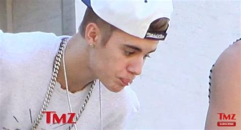 Justin Bieber Was Photographed Spitting On His Fans