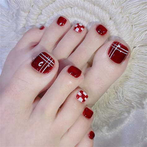 Top 25 Must Have Holiday Toe Nail Designs For 2024