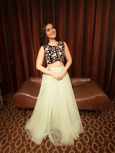 Actress Rasi Khanna Sexy Pictures