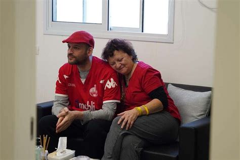 אמו של יאיר הורן לא עניין אותי רזה לא רזה לא נפסיק עד שאיתן גם יחזור ישראל היום