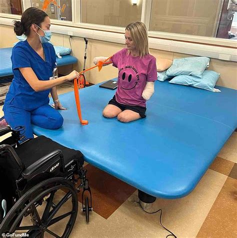 Kentucky Nurse Cindy Mullins 41 Who Became A Quadruple Amputee After
