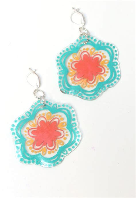 Shrinky Dink Earrings With A Free Template Moms And Crafters