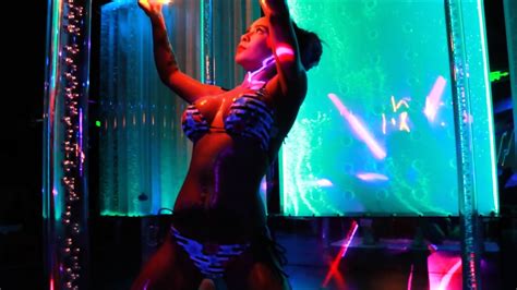 Show Girls Fire Show In Lk Metro Eporner