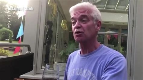 Phillip Schofield Gives Middle Finger Dressed As Santa In Chat With Holly Willoughby Mirror Online