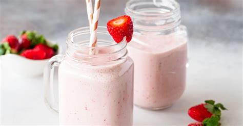 How To Make Strawberry Milkshake With Strawberries And Ice Cream Recipe