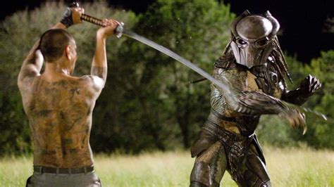 Every Predator And Their Weapons And Tactics Explained