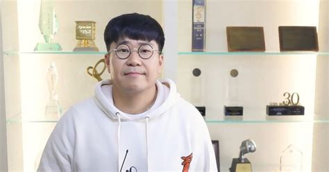 조영수 2년 연속 저작권대상 편곡상 대상 수상명실상부 최고 히트 작곡가