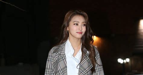 포토 윤보라 러블리한 분위기 여인