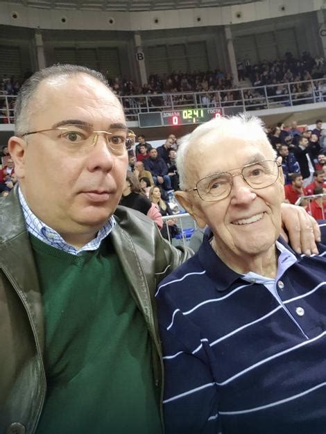 Vule Vuković U Društvu Legendarnog Bore Stankovića Gleda Finale Kupa Koraća Sportska Zona
