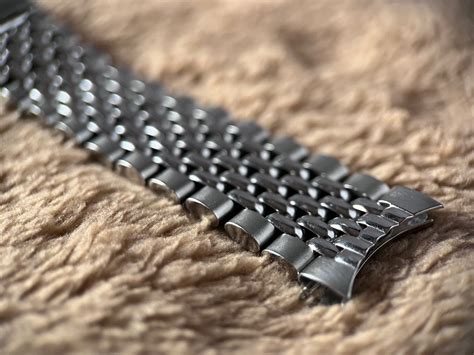Omega Bor Beads Of Rice Bracelet Ref 1036 Luxury Watches On Carousell