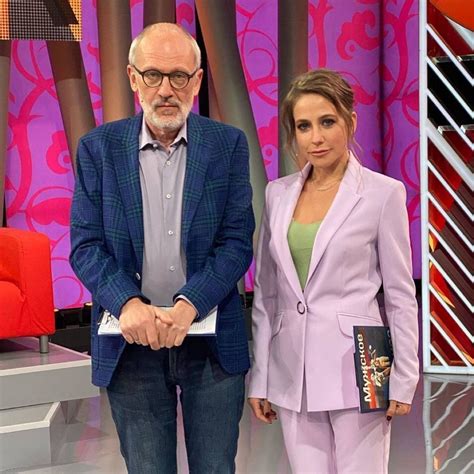 Истина в тени мужскоеженское By Мужское женское Release Him He Is Sitting In Vain He