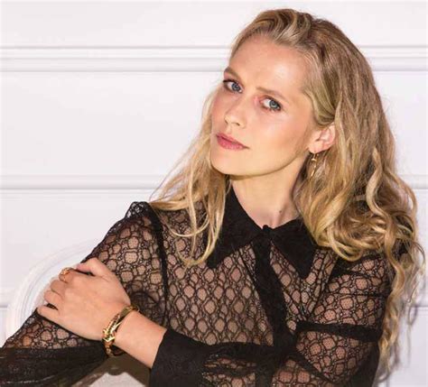 Teresa Palmer Who Celebrity Read This Story On