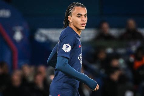 Photo Le Frère De Kylian Mbappé A Connu Ses Premières Minutes De Jeu Avec Le Psg Ethan Mbappé