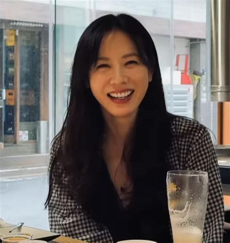 Actor Son Ye Jin Wows Fans In Serene Update The Korea Times