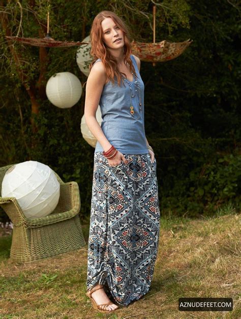 Cecile Sinclair Feet Aznudefeet