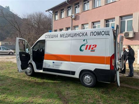 Екипите на за спешна помощ излизат на протест