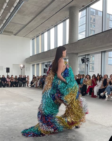 A Day Of Duality Minimalism And Eccentricity At New York Fashion Week