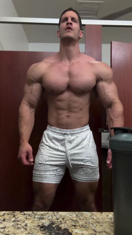 Ifbb Pro Bodybuilder And Online Coach Casey W “donu Tumbex
