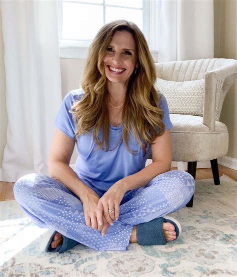 Anne Wiggins Feet 10 Photos Sexy Feets Celeb Feets